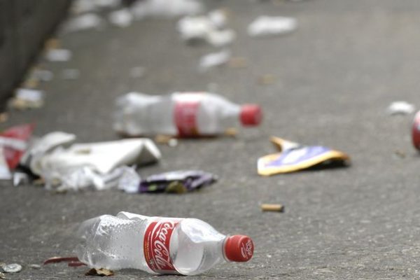 Short & Long Essay on littering in English - FastRead Info